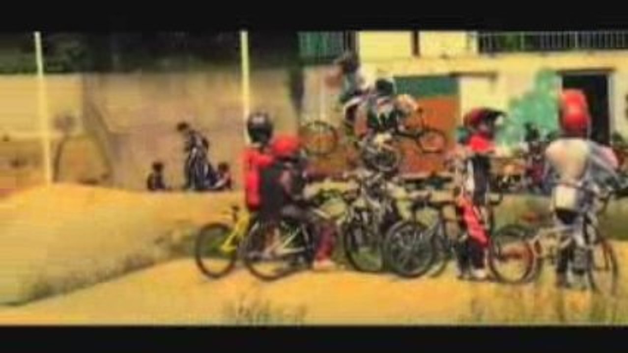Bmx friends Hennebont - Vidéo Dailymotion