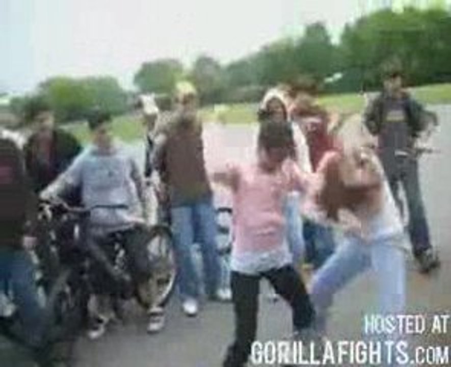 EMo girl fight - video Dailymotion