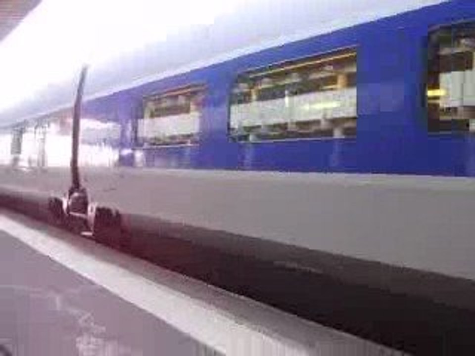 TGv a destinaion de Paris Montparnasse - Vidéo Dailymotion