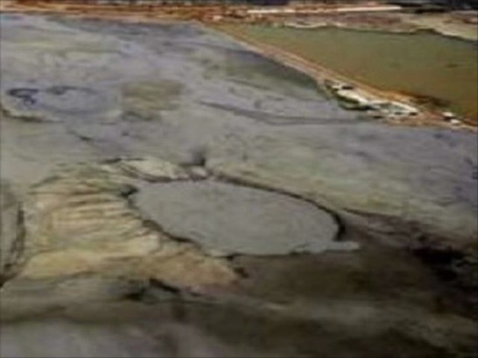 Lusi, le volcan de boue de Java, Juillet 2006_0001 - Vidéo Dailymotion
