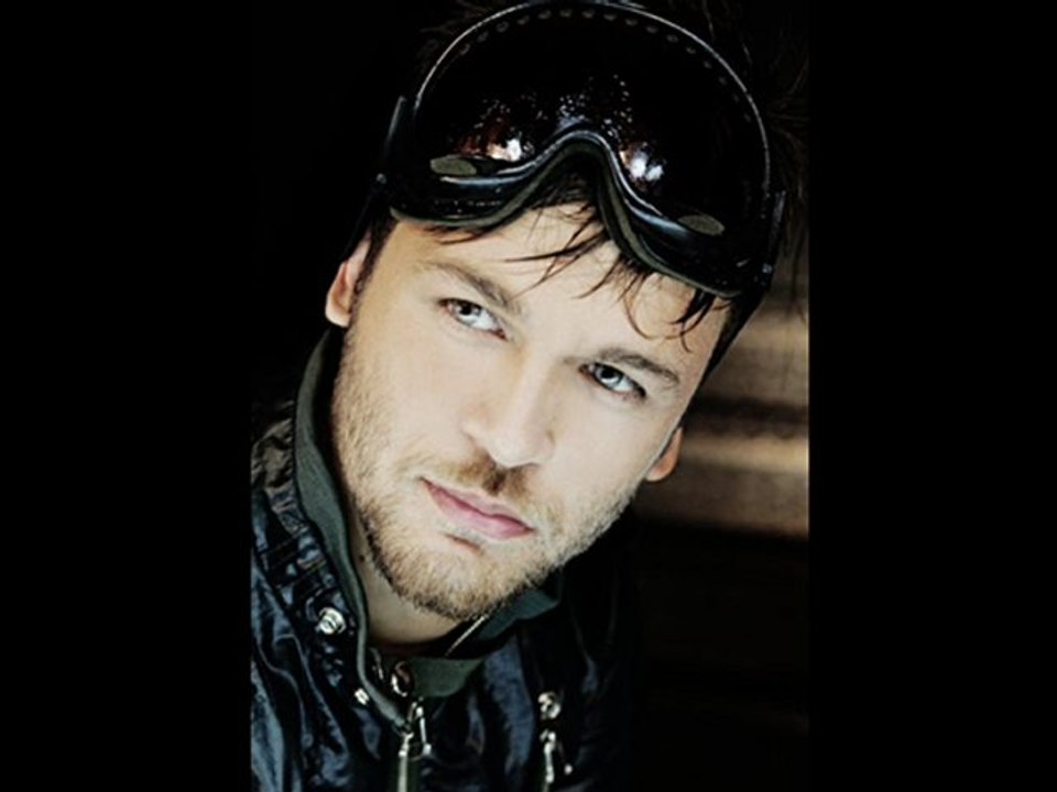 EMRE ŞEN EVİ TERKET - video Dailymotion