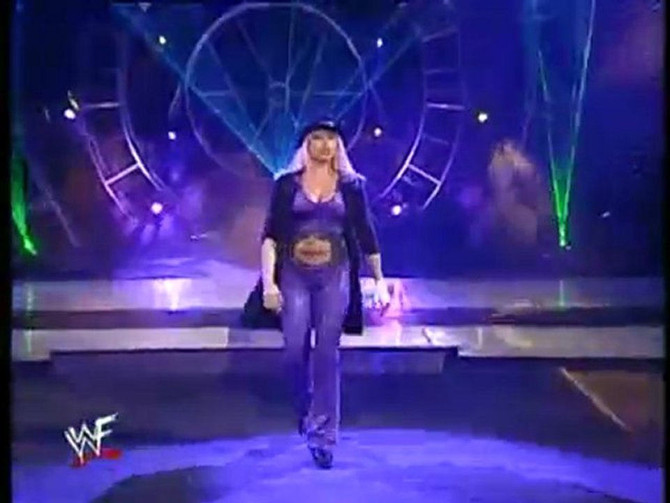 Trish (c) vs Jazz - WWF Women's Championship - Royal Rumble - video ...