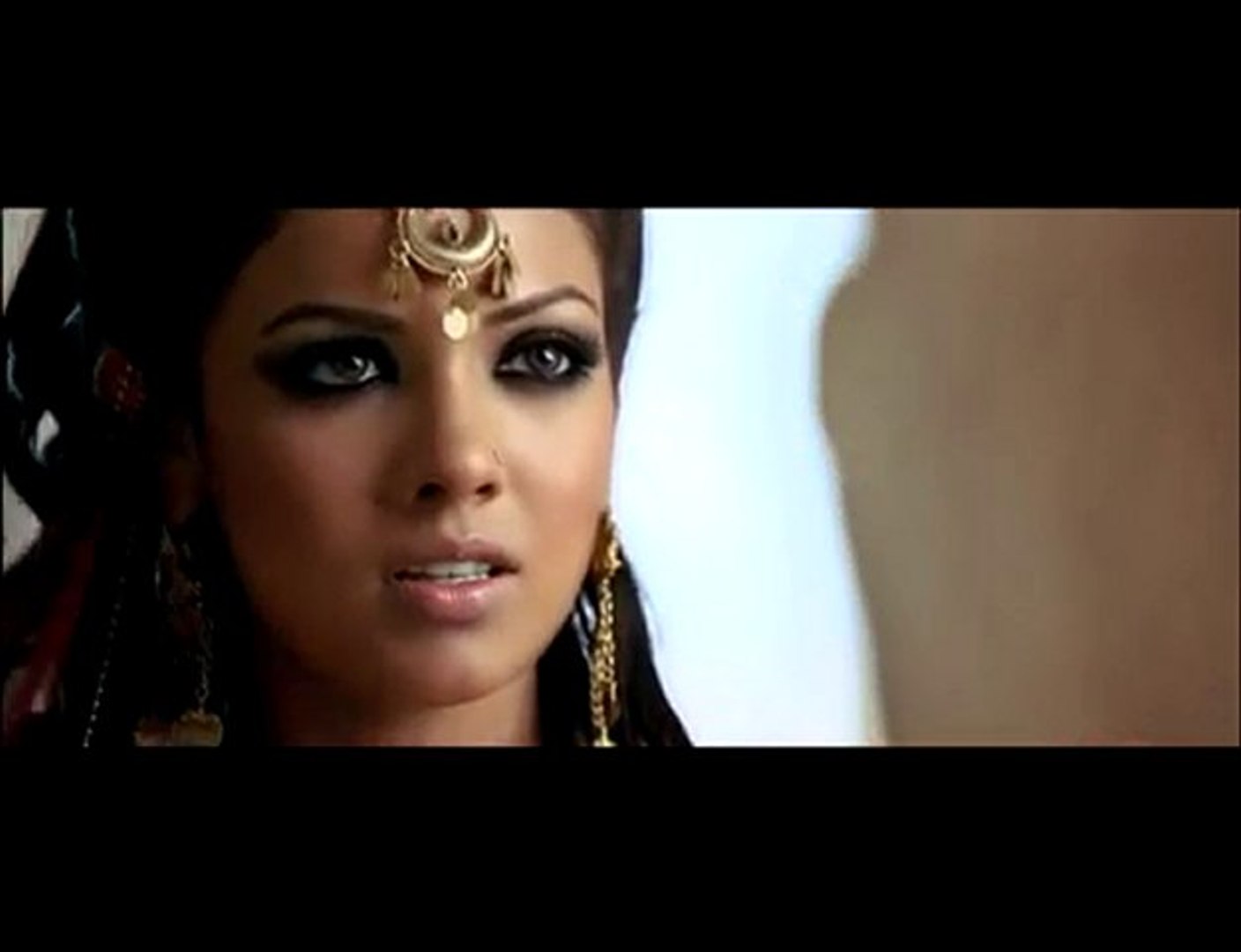 Kajraare Movie Actress