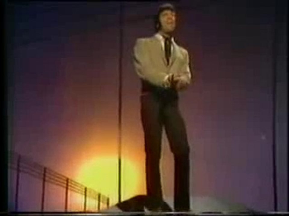 TOM JONES - FUNNY FAMILIAR FORGOTTEN FEELINGS - video Dailymotion