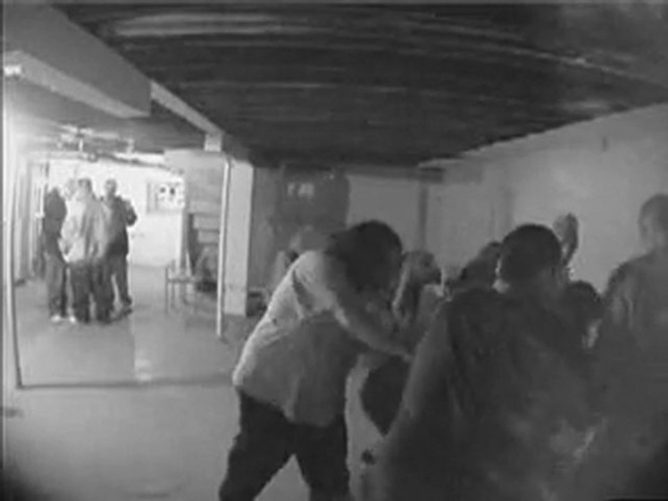 Gang Member Jumped For Not Shooting Rival Gang Members - video Dailymotion