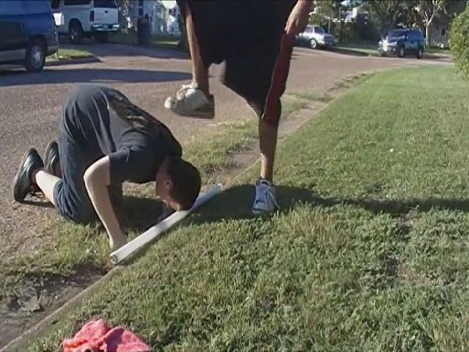 Curb stomp on light tube - video Dailymotion