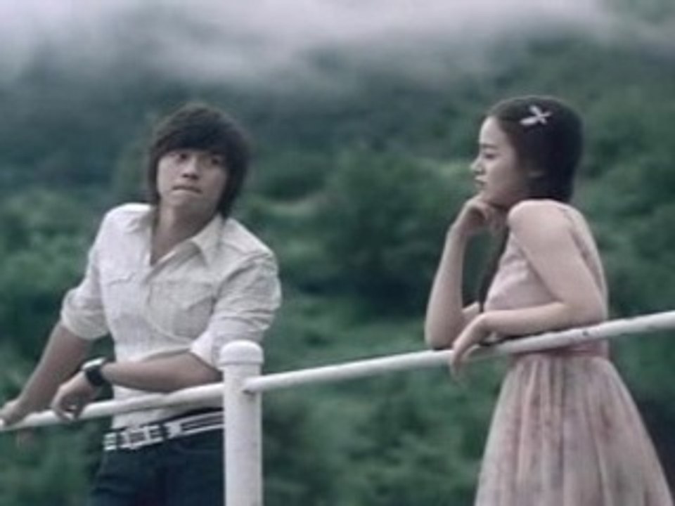 Cyon Idea Slim & Simple Folder 30" CF - 동영상 Dailymotion