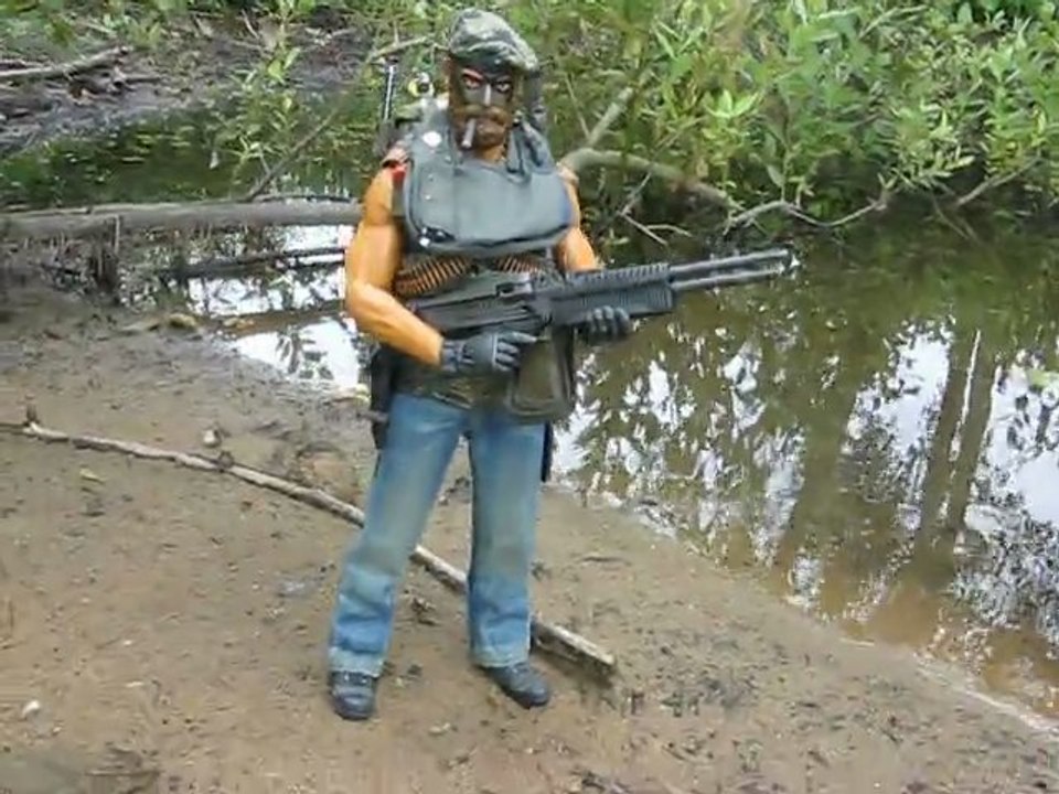 Hot Toys - US Navy Seal in Vietnam (M60 Shorty Machine Gunner) - Vidéo ...