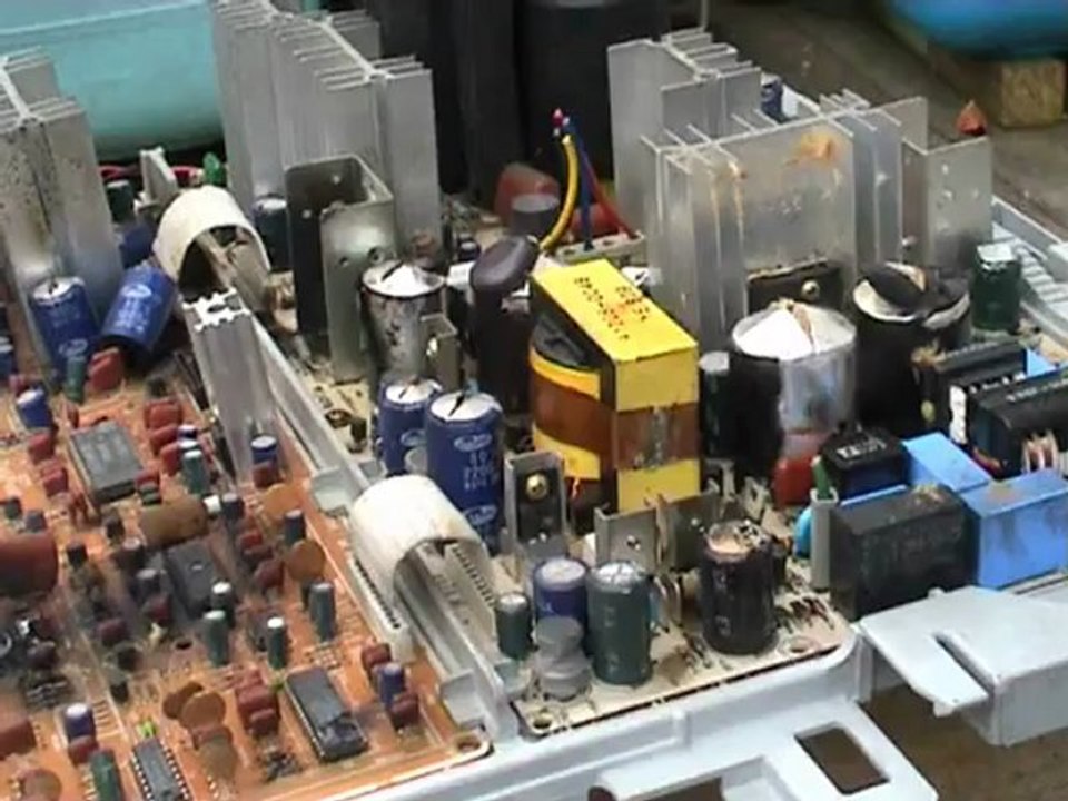 Capacitors and circuit boards burn outs - video Dailymotion