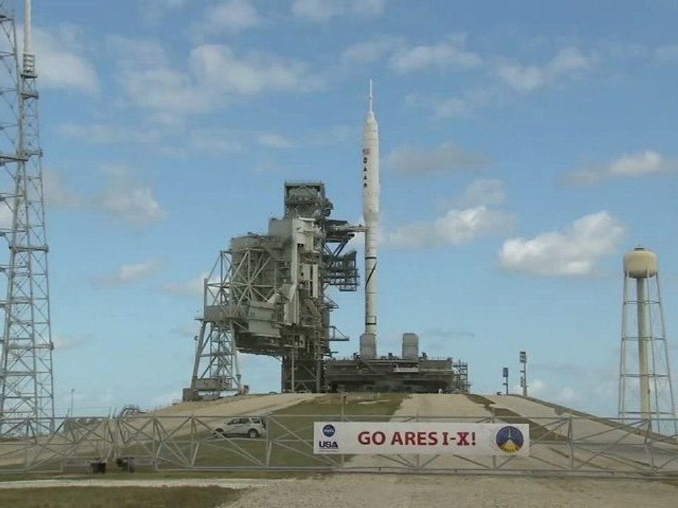 [Ares] Rollout of the Ares 1-X Prototype - video Dailymotion