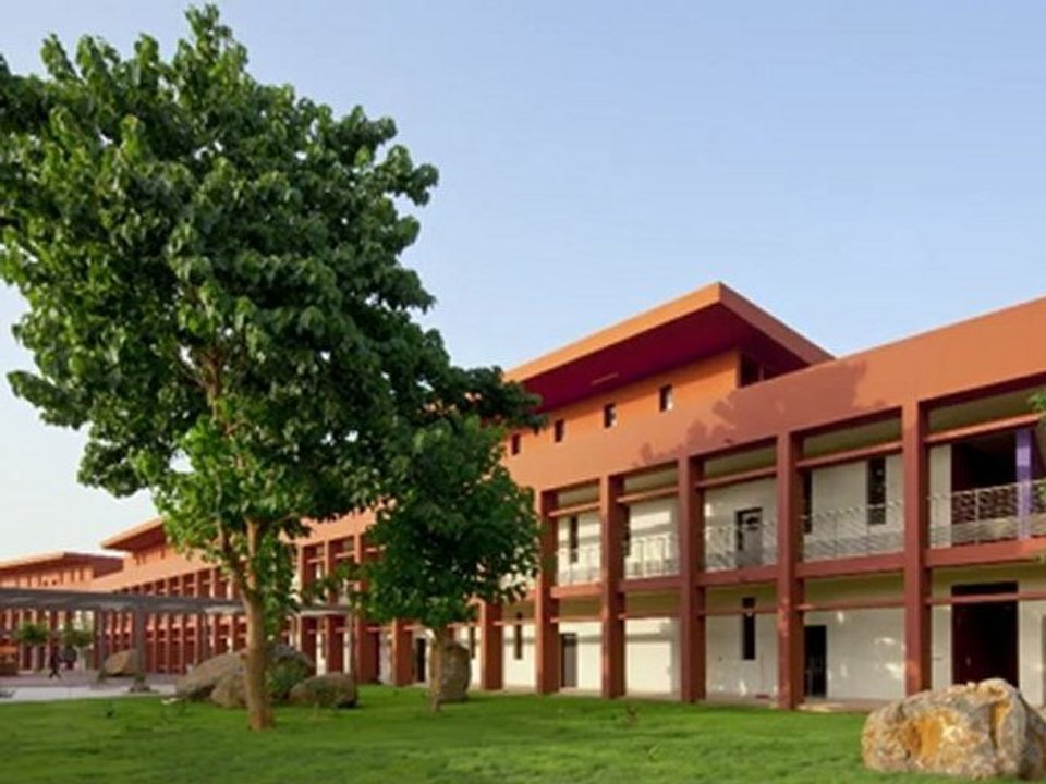 Lycée français Jean Mermoz, à Dakar au Sénégal - Vidéo Dailymotion