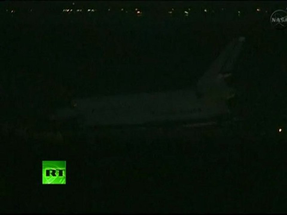 Space shuttle Atlantis final landing: NASA 30-year program over - video ...