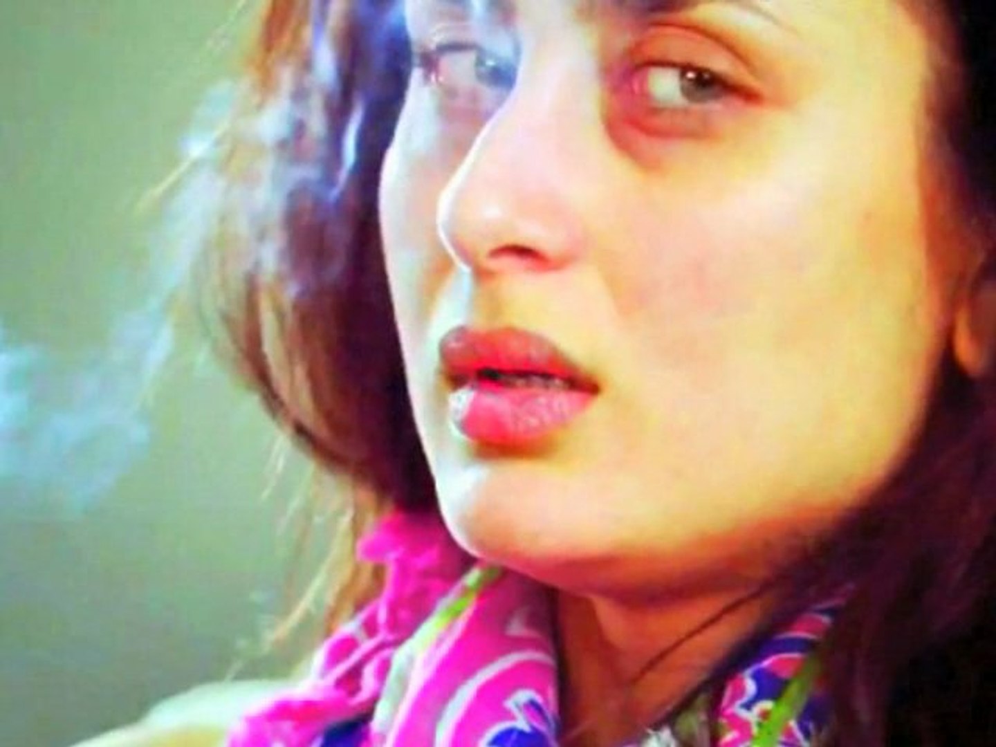 Kareena Smoking What Brands Of Cigarette Do Bollywood Actress Smoke?