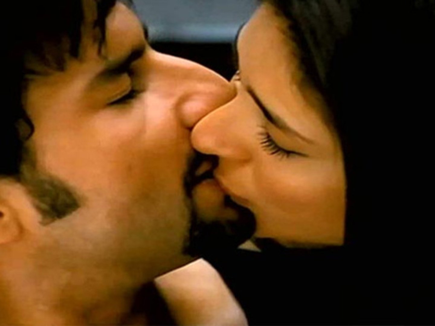 Kareena Kapoor With Saif Ali Khan Kiss Video When Kareena Kapoor Khan