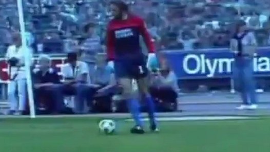 worst football injury - Ewald Lienen _ Fußball Verletzung - video ...