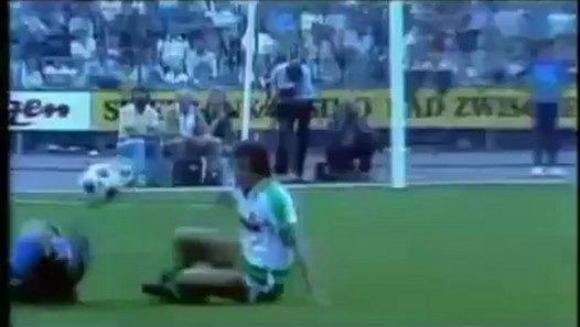 La pire blessure du football : la déchirure de la cuisse d'Ewald Lienen ...