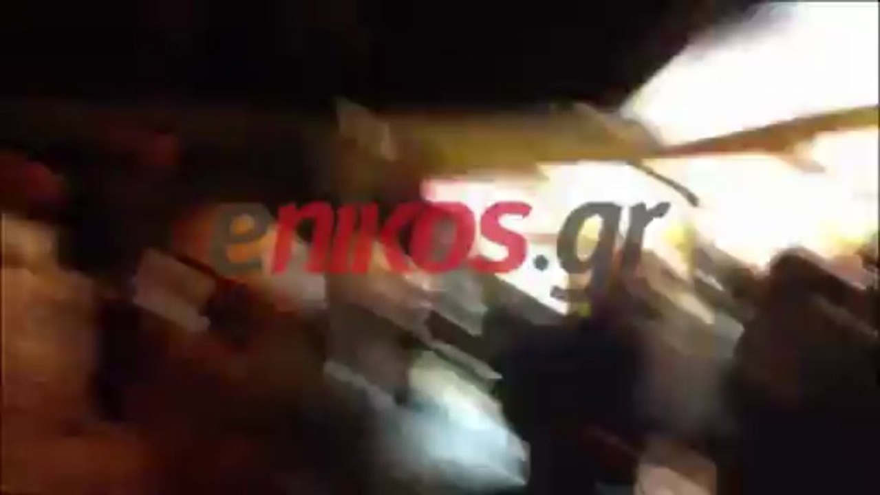 Επίθεση ΜΑΤ εναντίον δημοσιογράφων - video Dailymotion