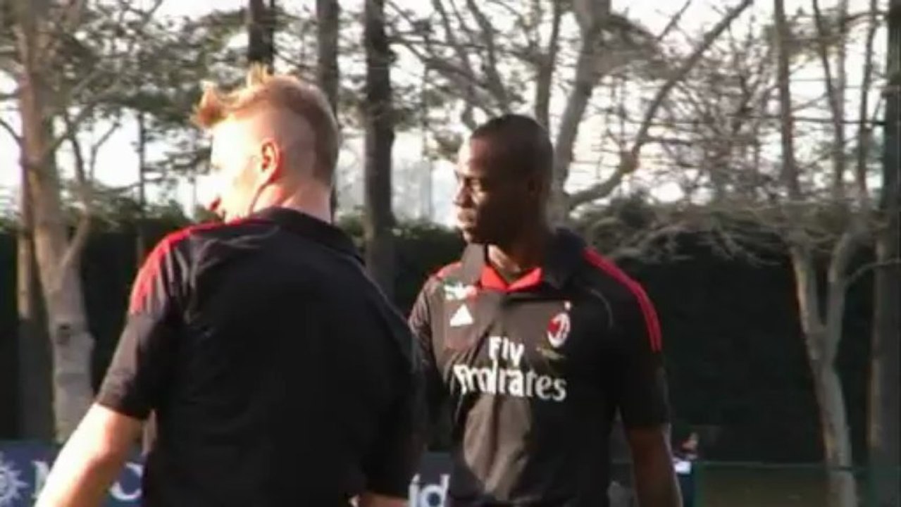 Balotelli annoyed by racism - video Dailymotion