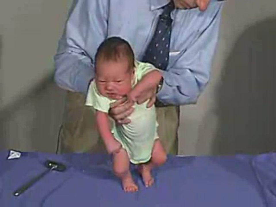 Primitive Reflexes - Stepping - video Dailymotion