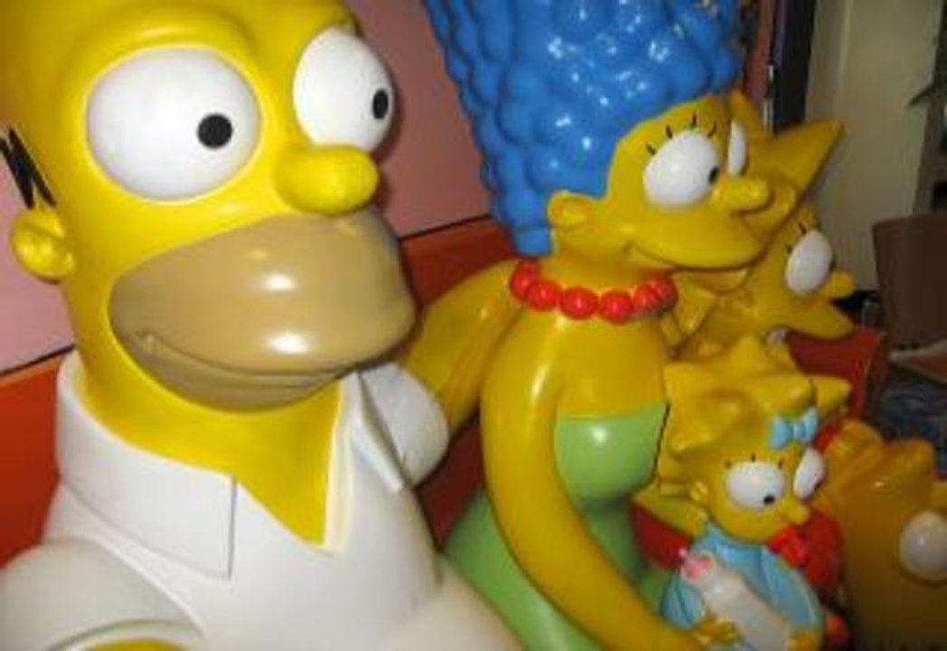 Eat Like Homer Simpson: Real-Life Krusty Burgers And Duff Beer - video ...