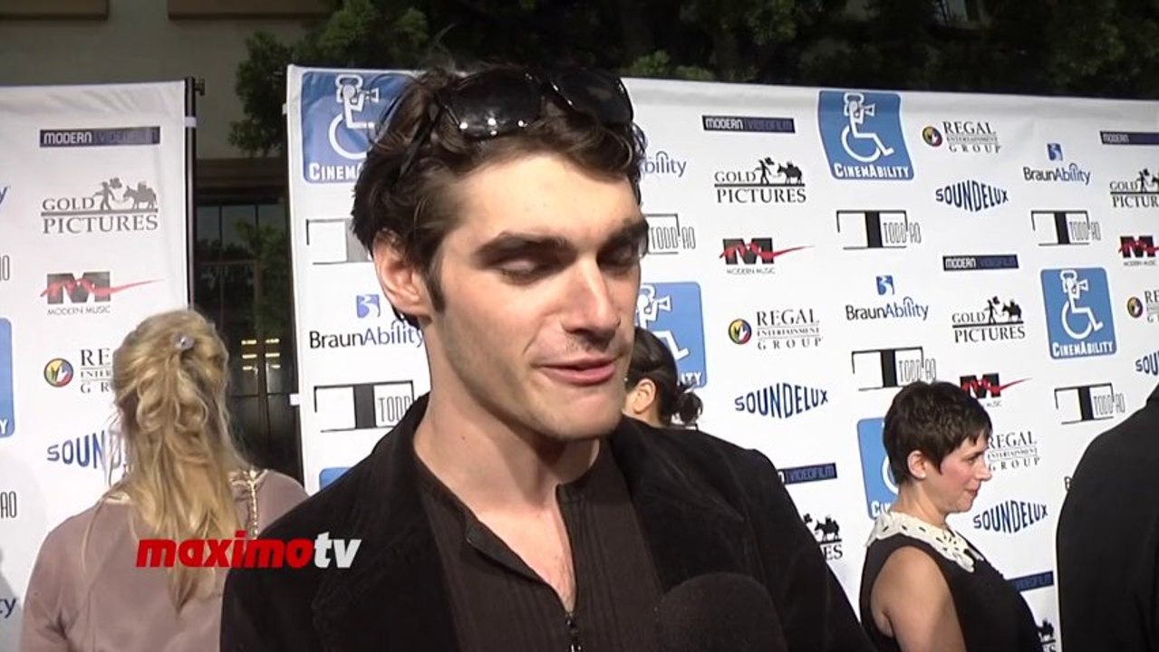 RJ Mitte on the Importance on Hiring Actors with Disabilities - video ...