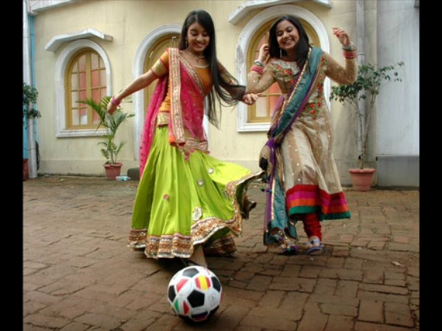 Rachna And Gunjan Dance