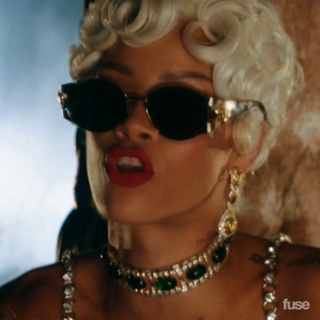 Rihanna Pour It Up By
