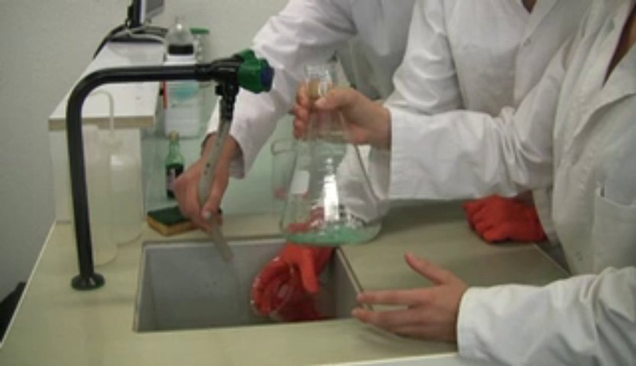 Lab safety - Règles de sécurité dans un laboratoire de physique chimie ...