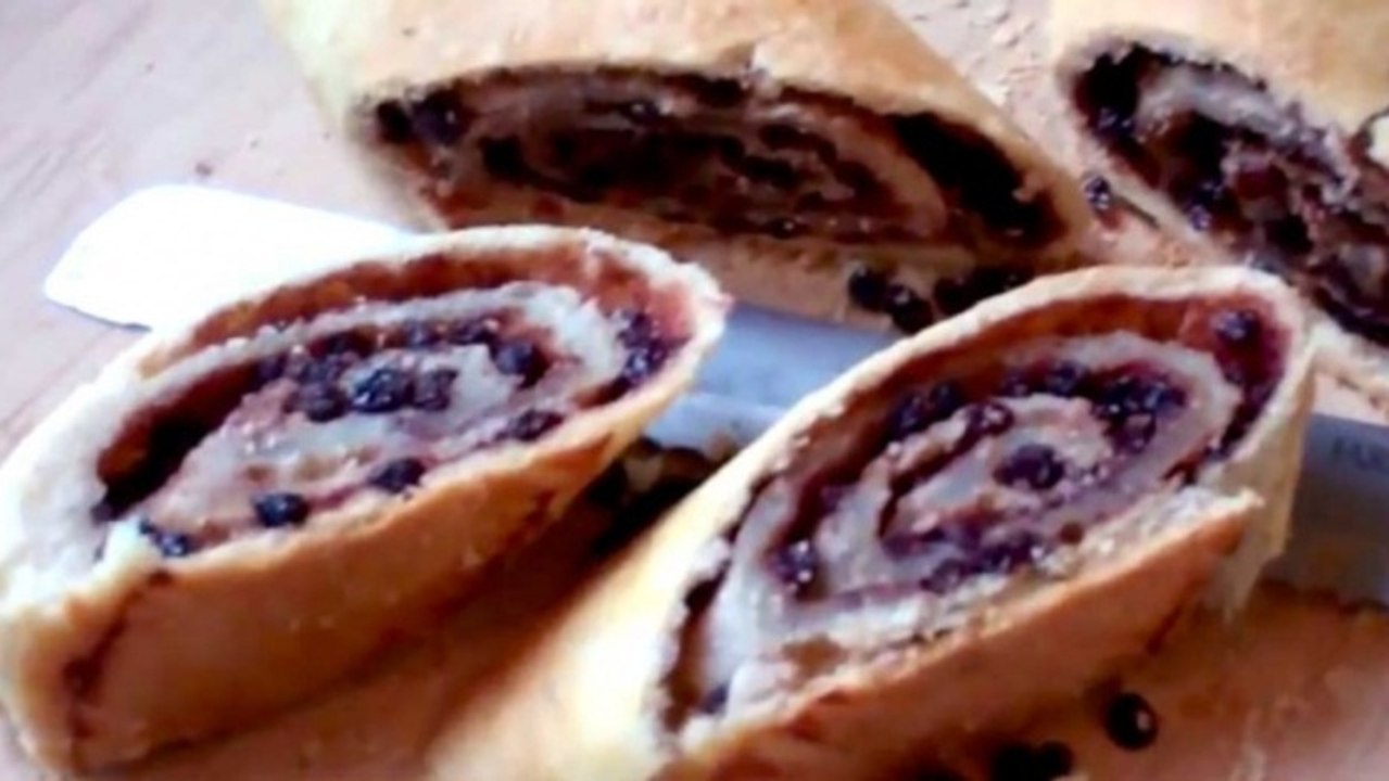 How To Make A Currants Roll As It's Done In The Trinidad & Tobago ...