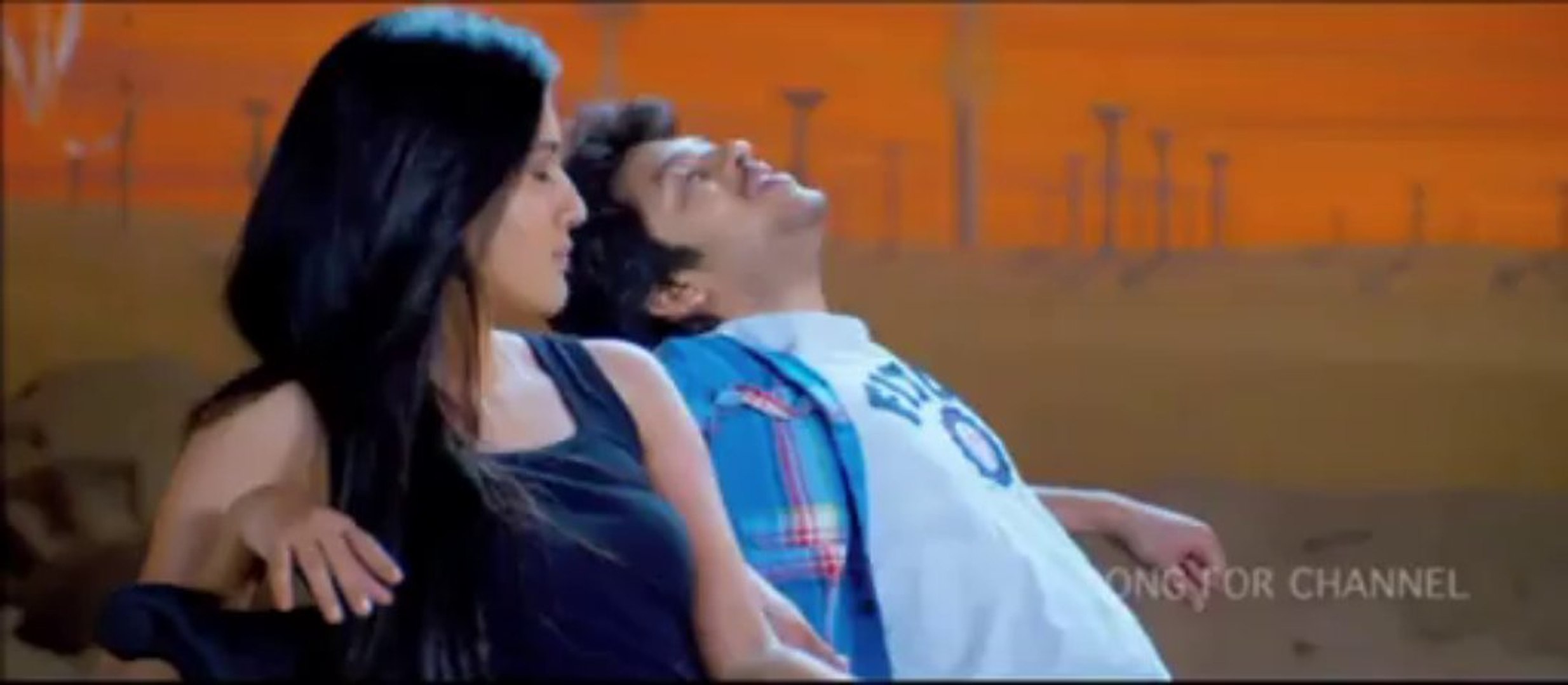 Aparna Nair Navel In Chinni Chinni Aasa