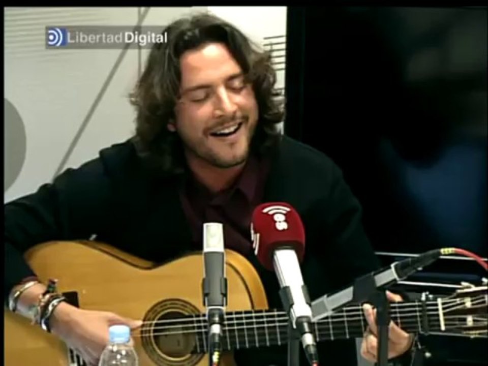 "No dejes de soñar" de Manuel Carrasco, en directo en esRadio - Vídeo ...