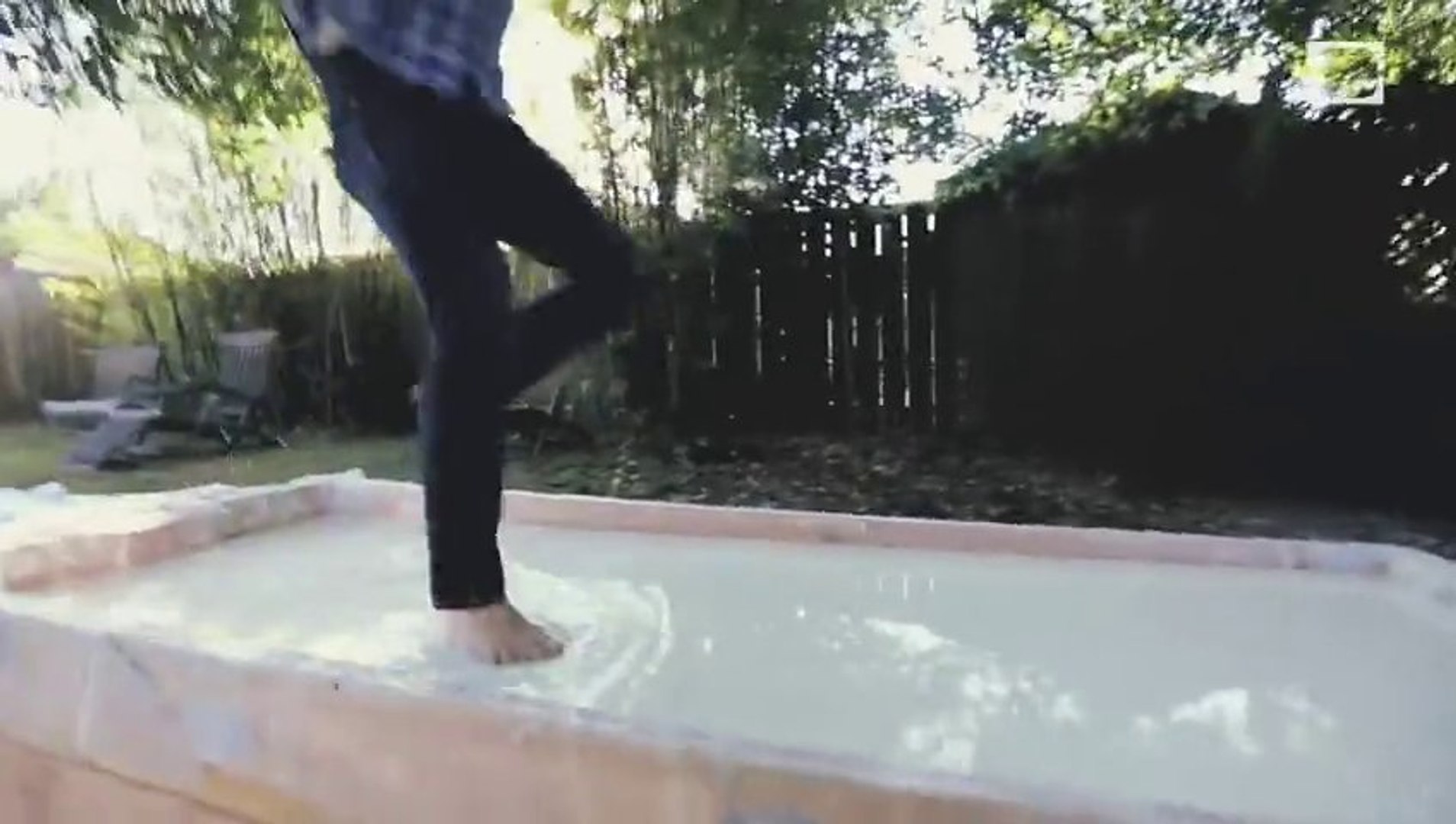 Cornstarch And Water Pool