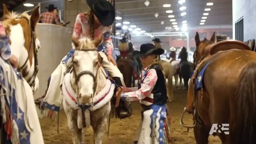 rodeo.girls.s01e01 - video dailymotion