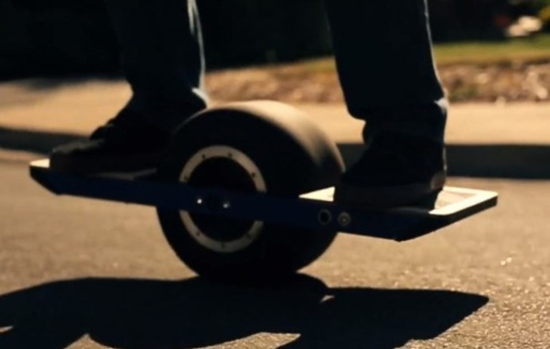 Onewheel is a revolution :The Self-balancing electric skateboard ...