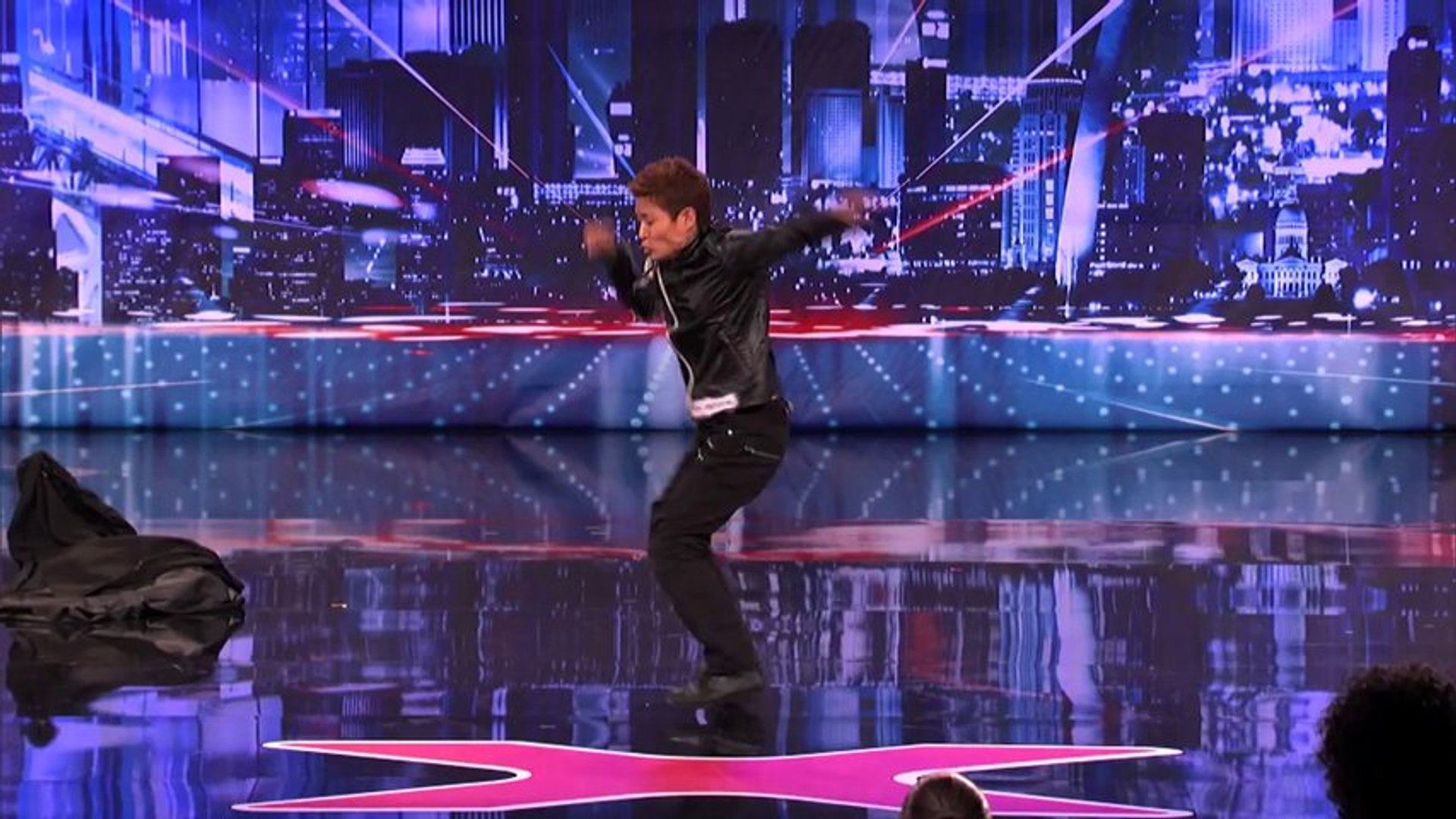 Kenichi Ebina delivers an epic, impressive Matrix-style martial arts ...