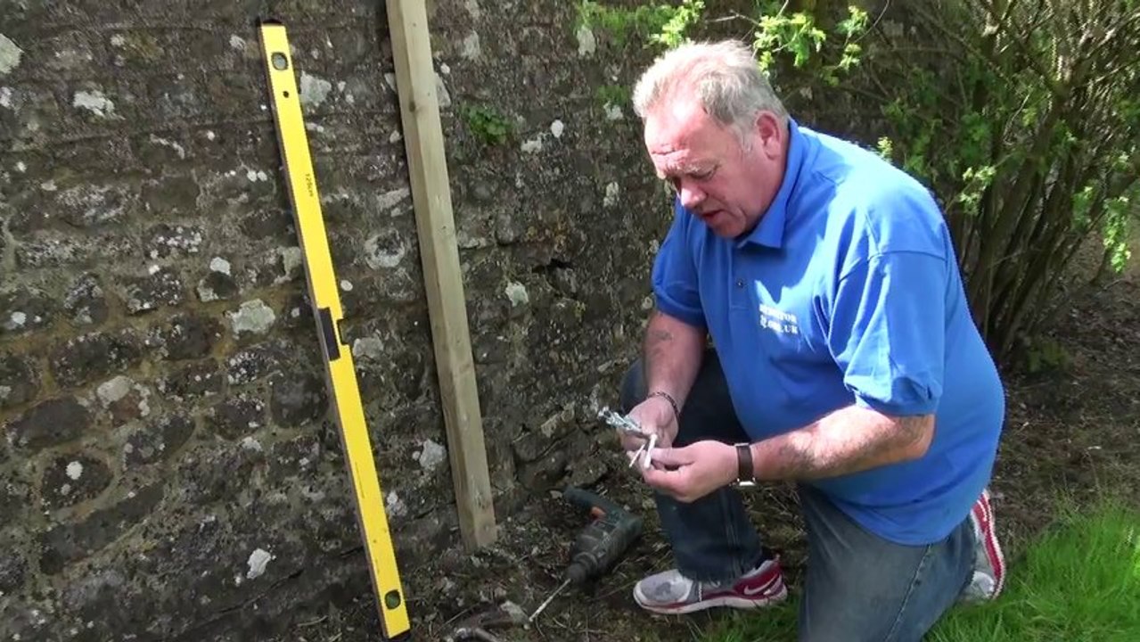 How to use Frame Fixings and Hammer Fixings - video Dailymotion