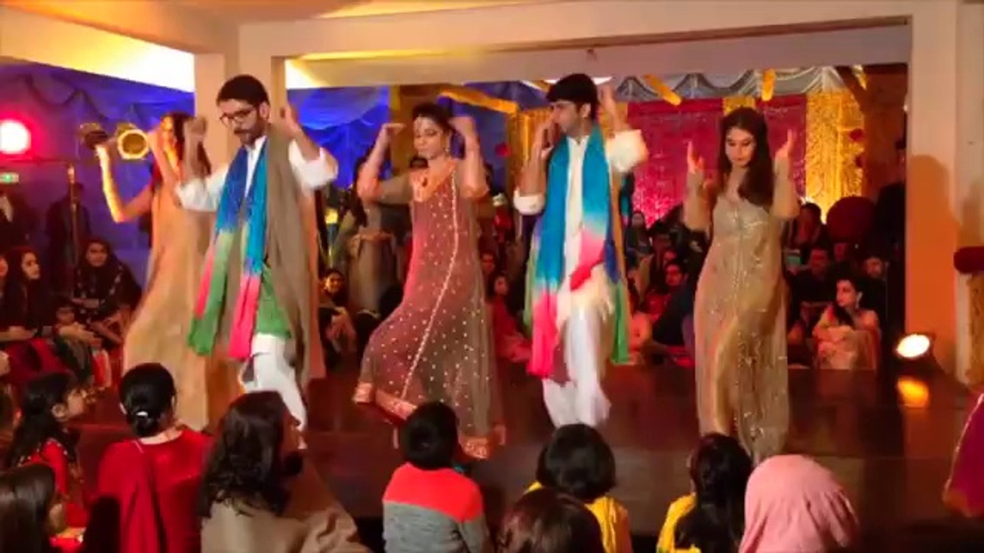 Dance Pakistani Wedding Pakistani Man's Cool Dance Moves To Calm Down