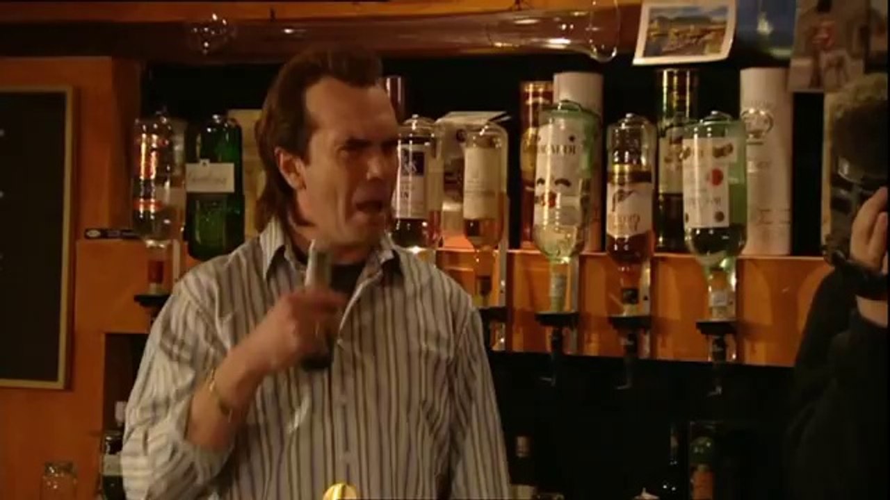 Boaby on Blighty's Hardest Boozer | Still Game - video Dailymotion