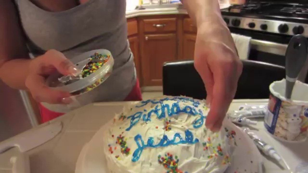 BALLOON CAKE PRANK by NEW UNLIMITED PRANK FULL HD - video Dailymotion