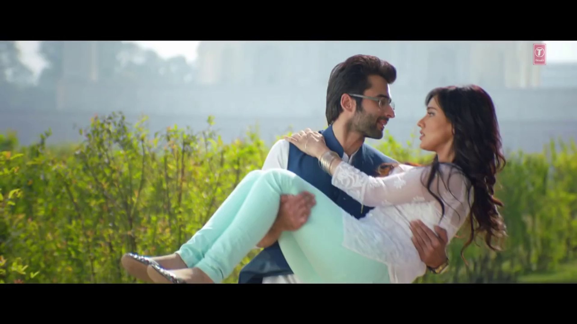 Neha Sharma In Suno Na Sangemarmar