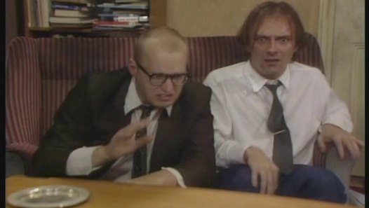 Bottom Season 1 Episode 3 - Contest - video dailymotion