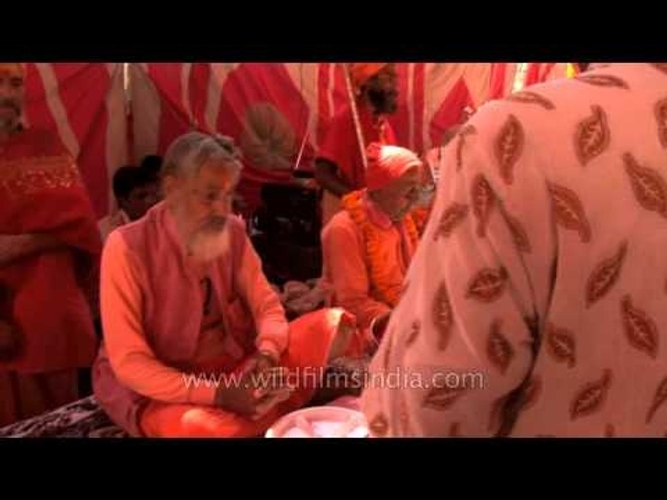Receiving revered sadhus at Navaratri Bhandara in Varanasi - video ...