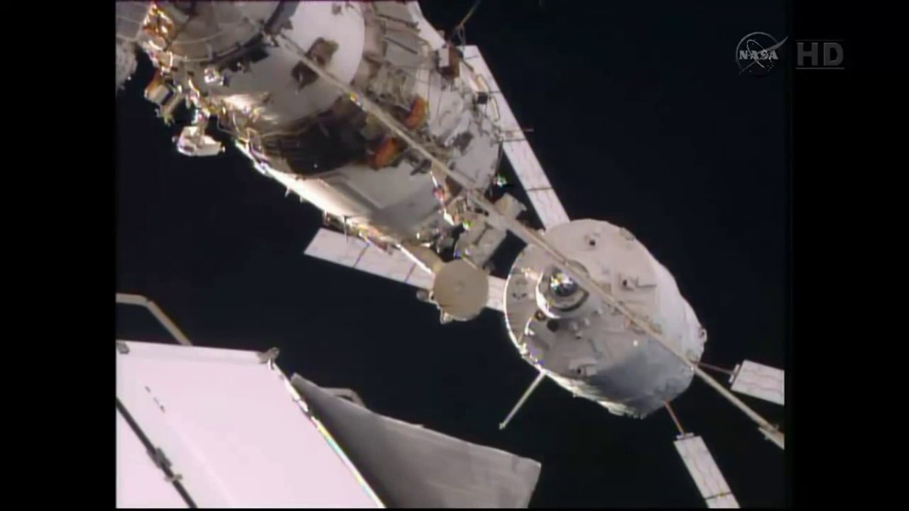 [ISS] Final Automated Transfer Vehicle (ATV-5) Docks with ISS - video ...