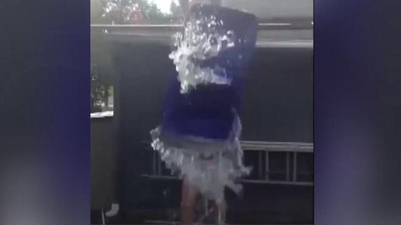 Best ALS Ice Bucket Challenge Fails - video Dailymotion