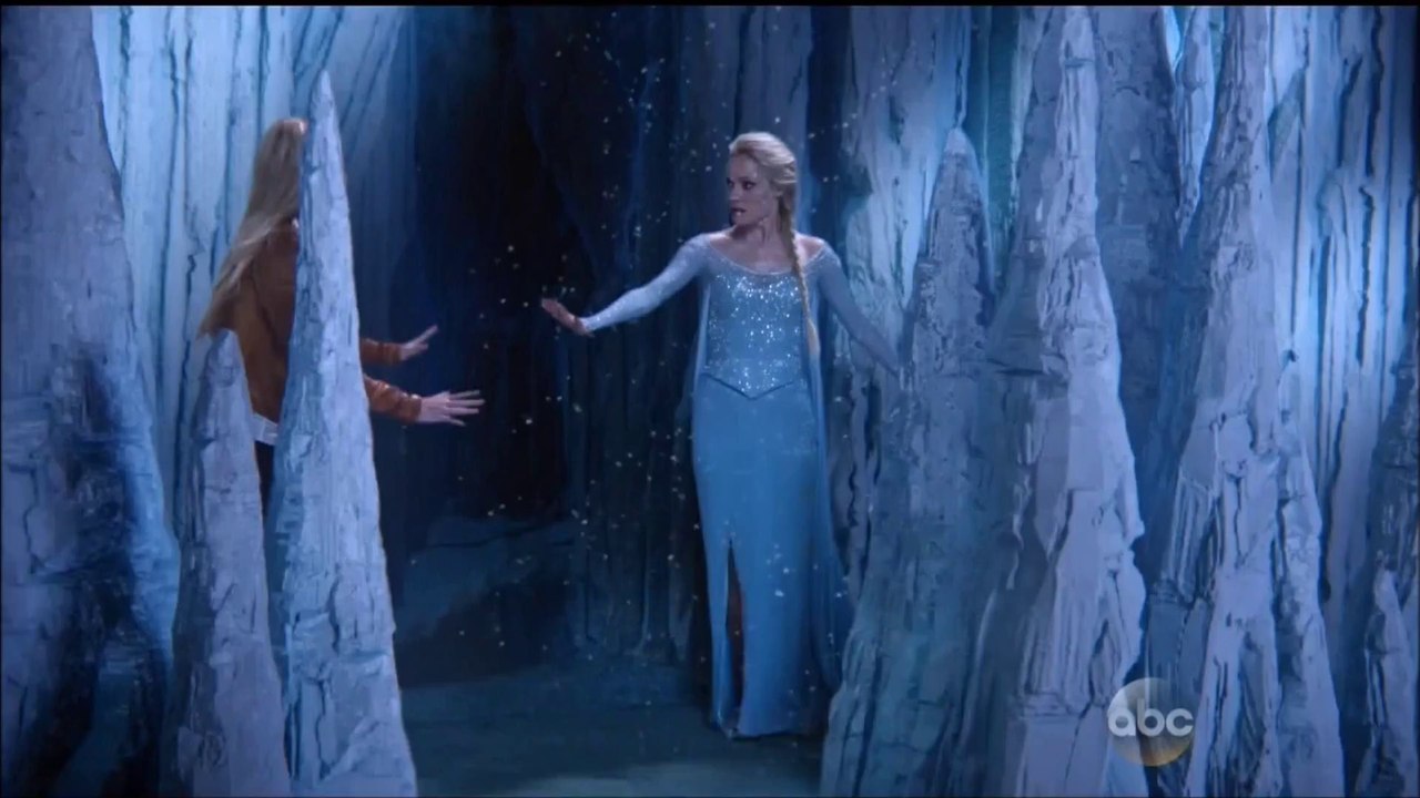 Once Upon A Time 4x02 Emma, Hook and Charming find Elsa_Emma gets ...