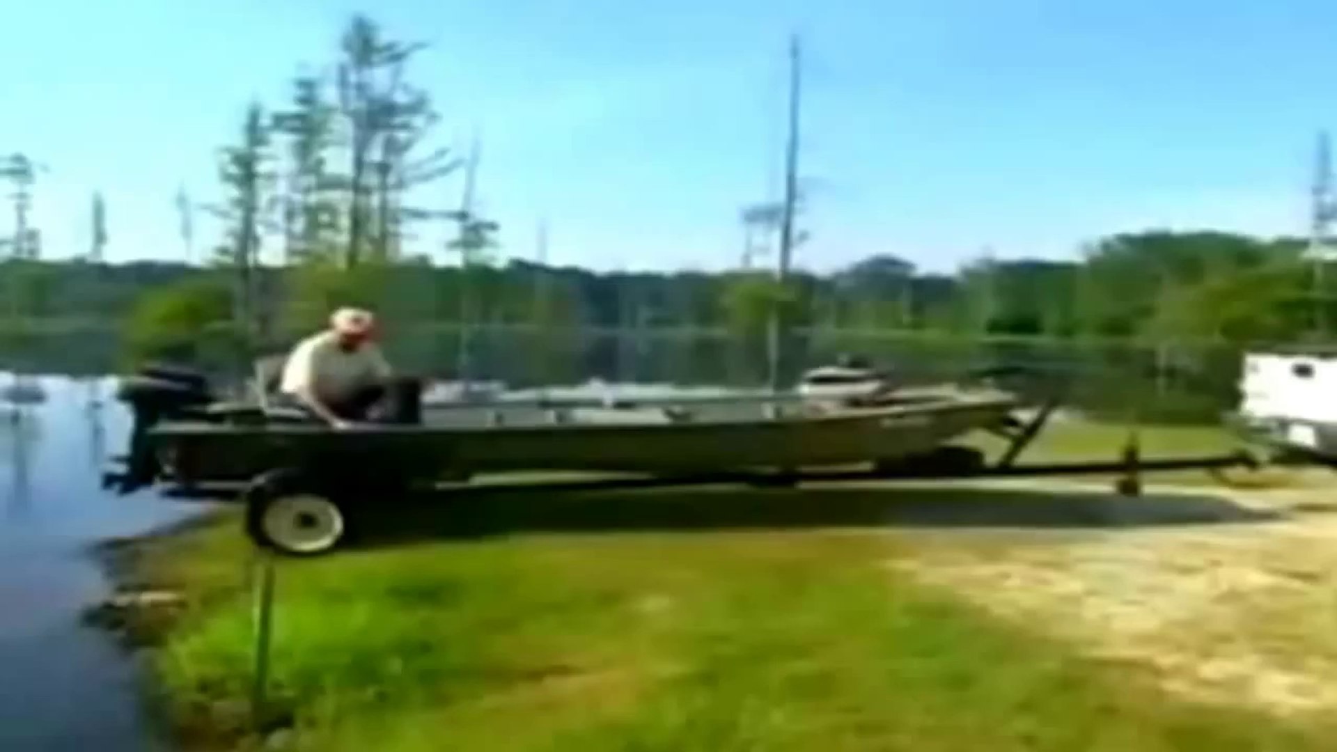 Funny Boat Accidents