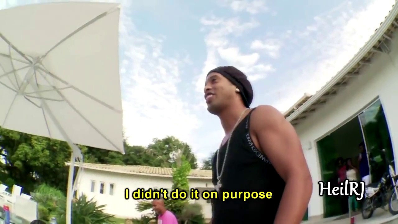 Ronaldinho playing in a pool and Kicking The Ball At Peoples Heads ...