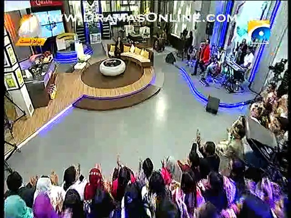 Dr Aamir Liaquat Wearing A Valentines Aprin & Flirting With Dr Bilquees ...