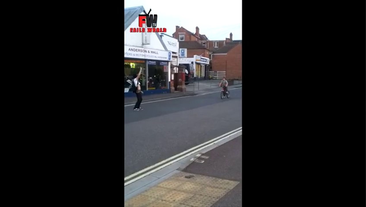 [+18 ~ Sexy Funny Girl]Bike kid race fail - Fails World - video Dailymotion