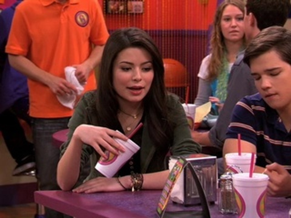 iCarly Season 6 Episode 1 - iApril Fools ( LINKS ) Full Episode - video ...
